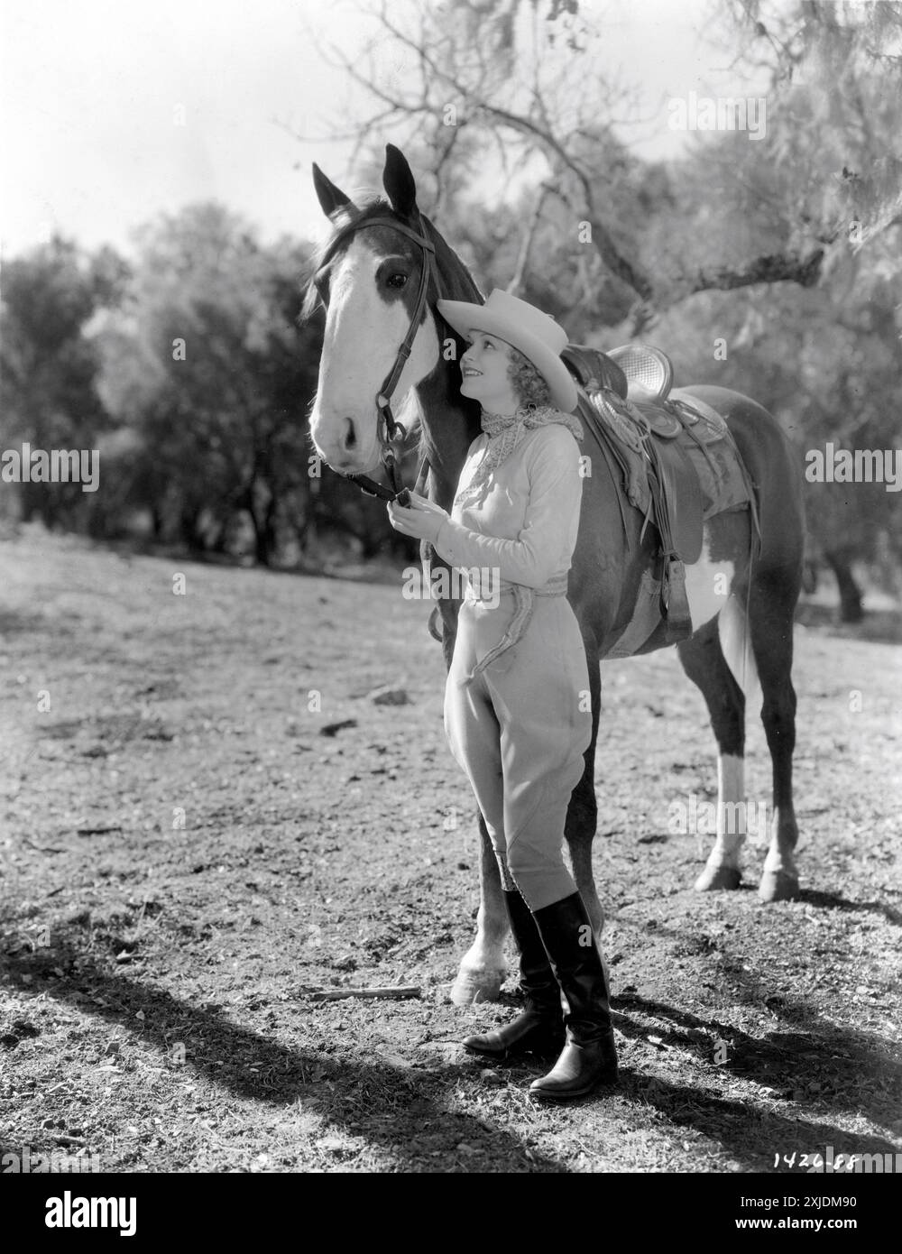 VERNA HILLIE with horse in UNDER THE TONTO RIM 1933 director HENRY ...
