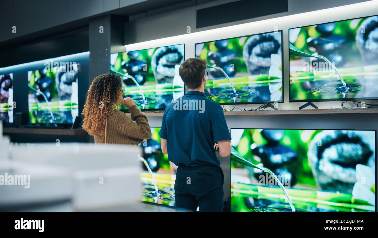 Tv sales customer shop hi-res stock photography and images - Alamy