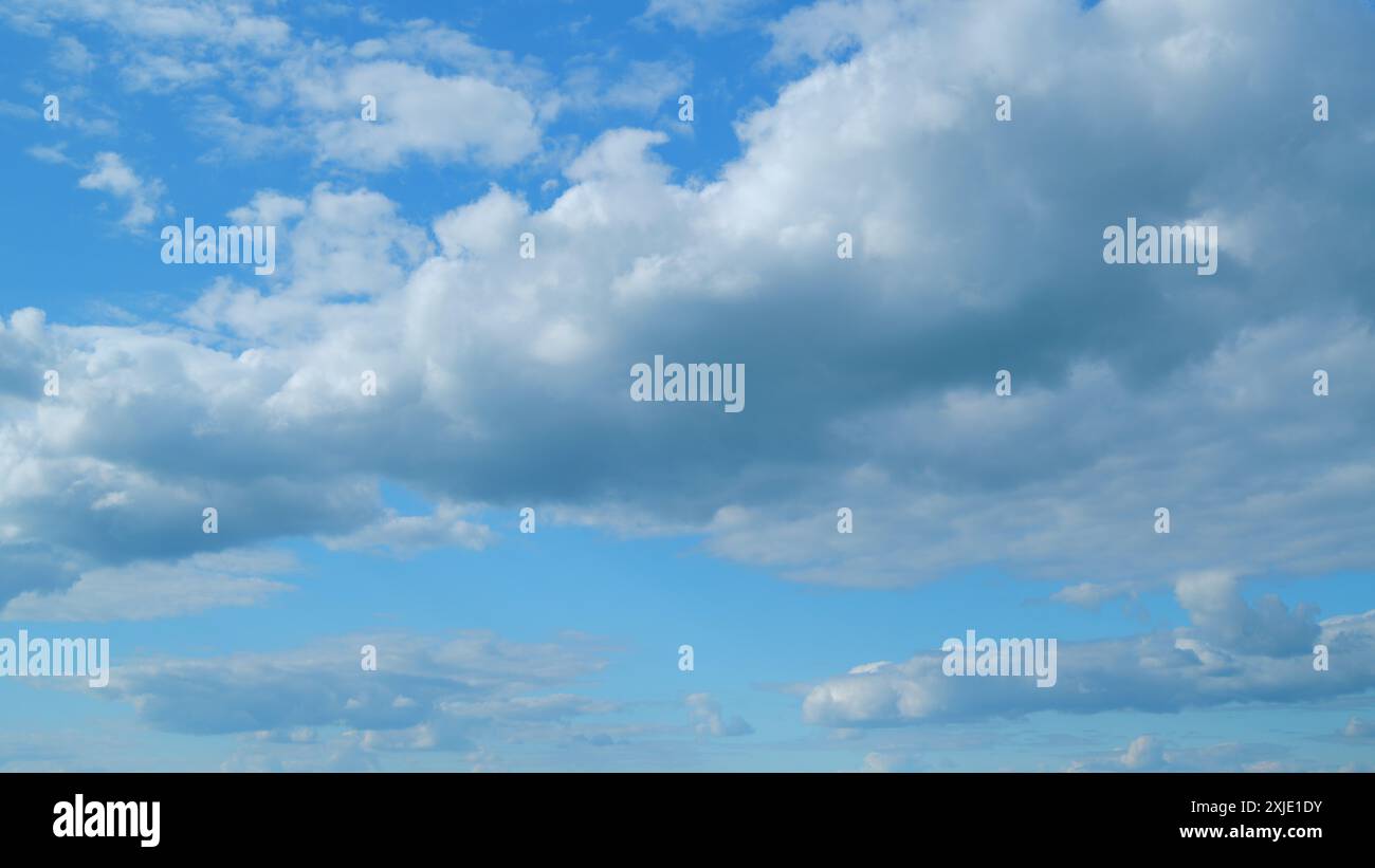 Time lapse cloud formation hi-res stock photography and images - Alamy