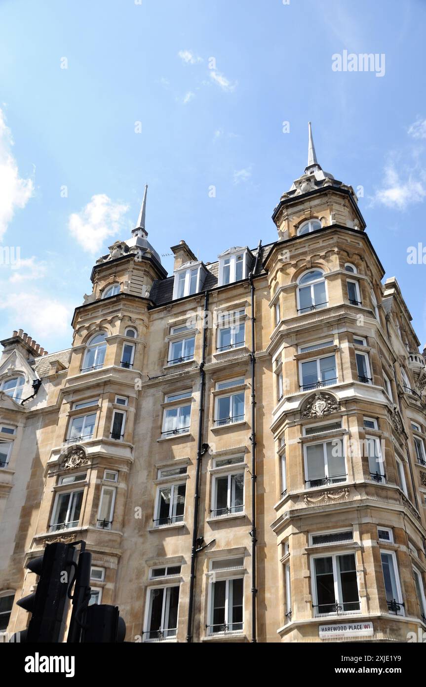 Elegant building, Oxford Street, London, West End, England, UK Stock ...