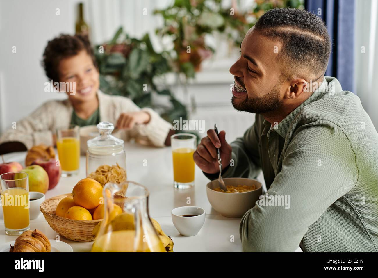 Boy group eating table hi-res stock photography and images - Alamy