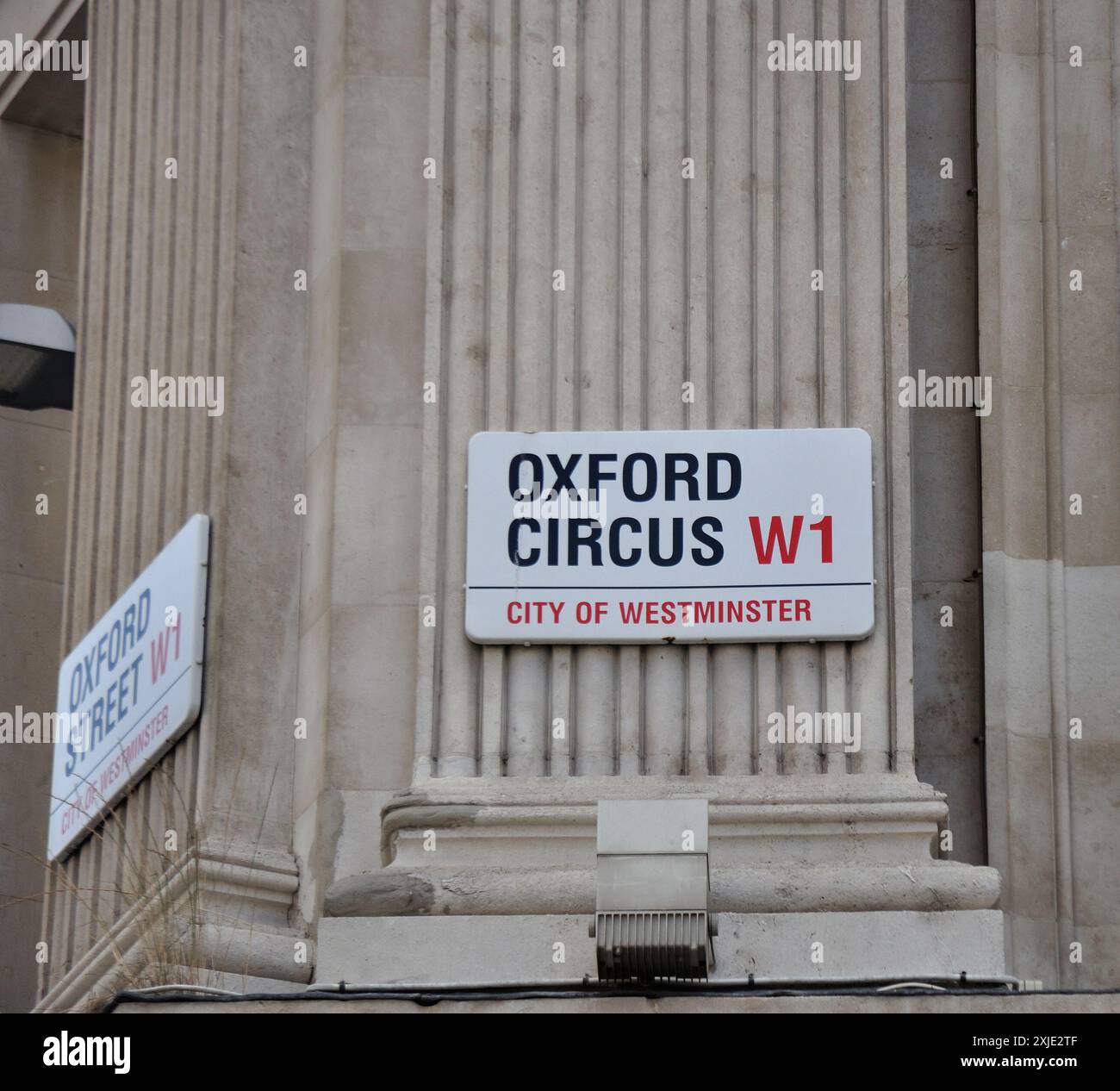 Street signs for Oxford Circus and Oxford Street, West-End, London ...