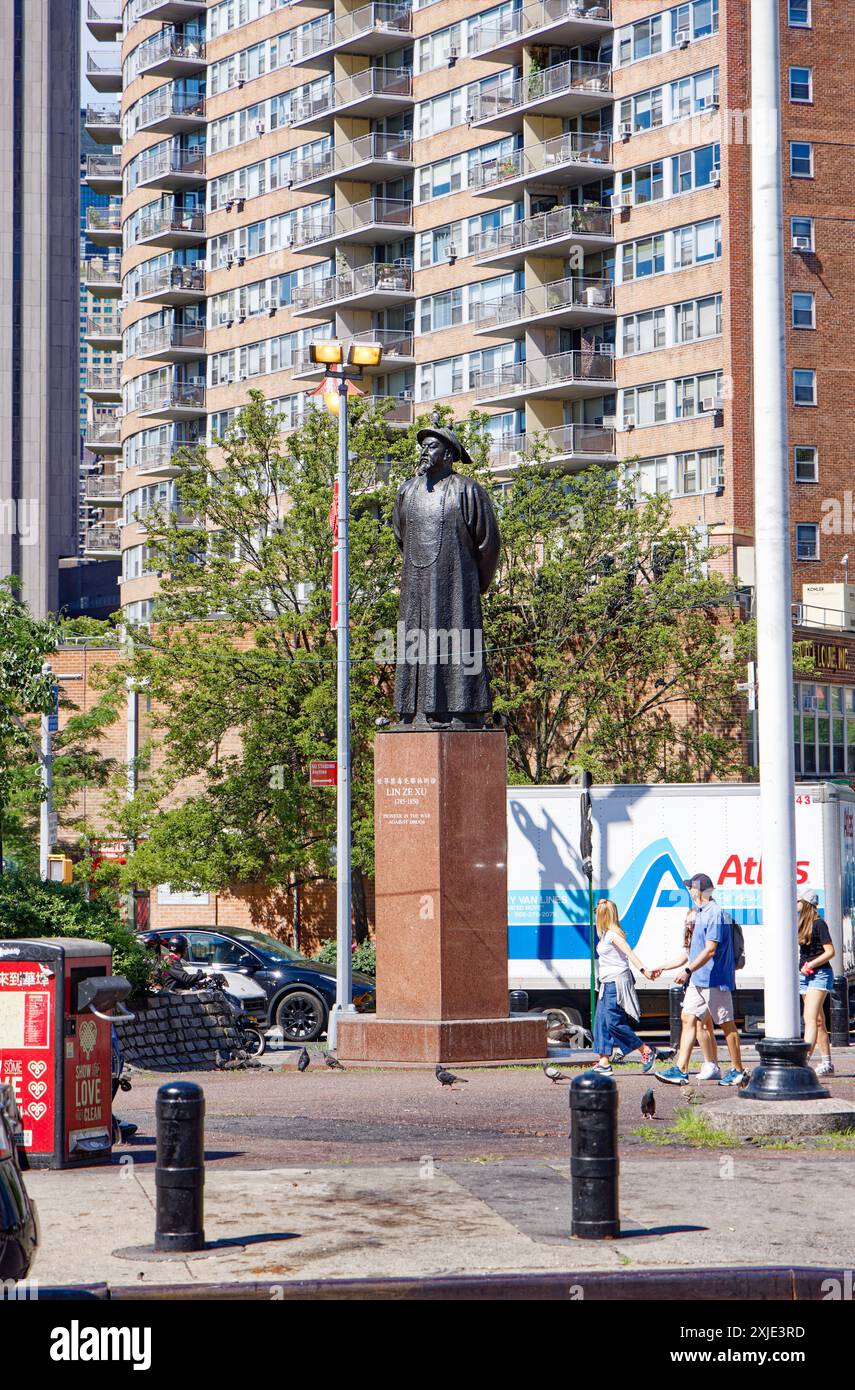 NYC Chinatown: Bronze statue of Lin Ze Xu, Chinese philosopher ...