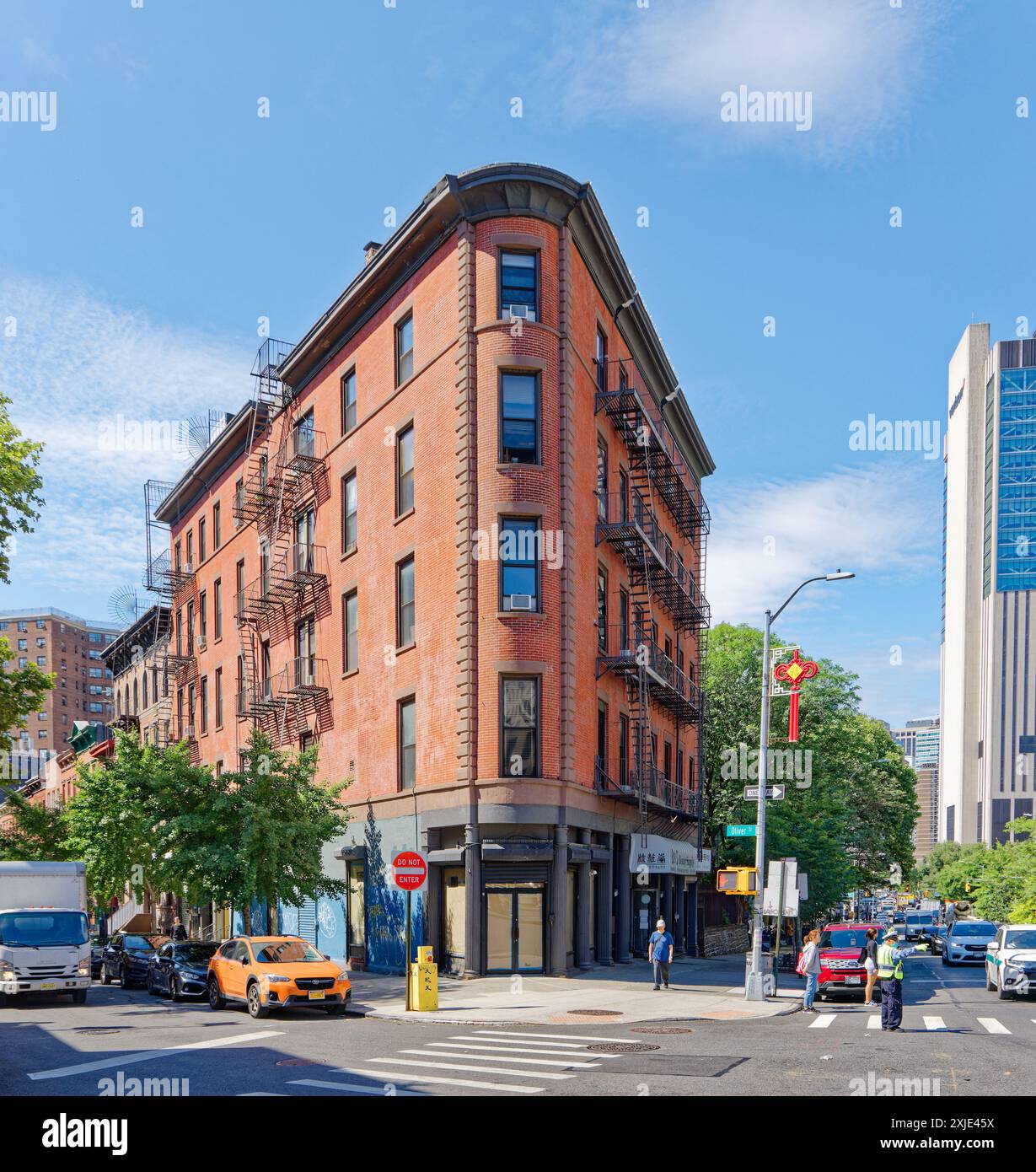 On the fringe of Chinatown, the architect rounded the corner of this ...
