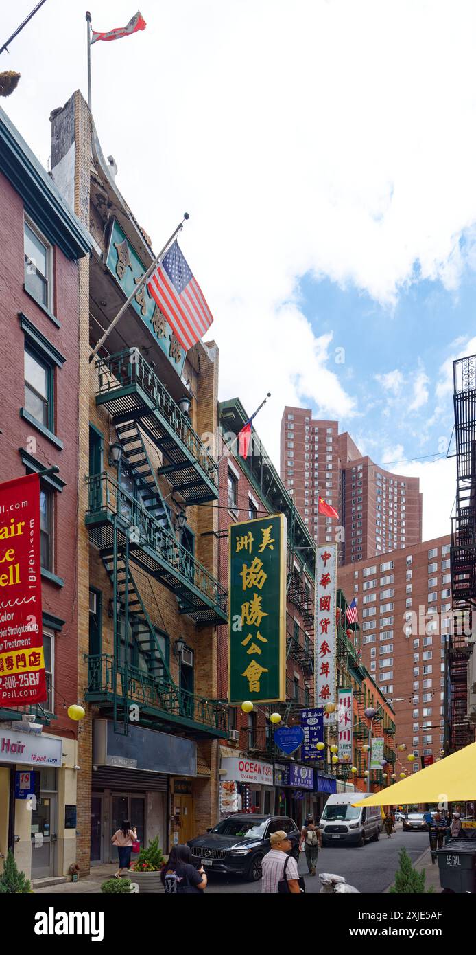 NYC Chinatown: Dueling flags – American, Taiwanese, and Chinese flags ...