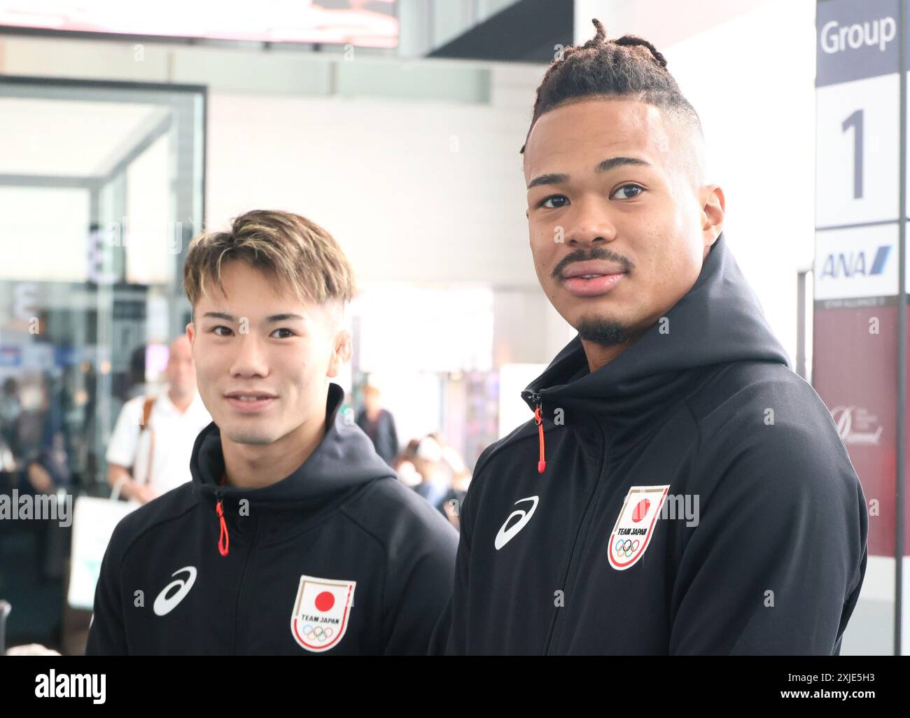 Tokyo, Japan. 18th July, 2024. Japan's boxer Sewonrets Okazawa (R) of ...