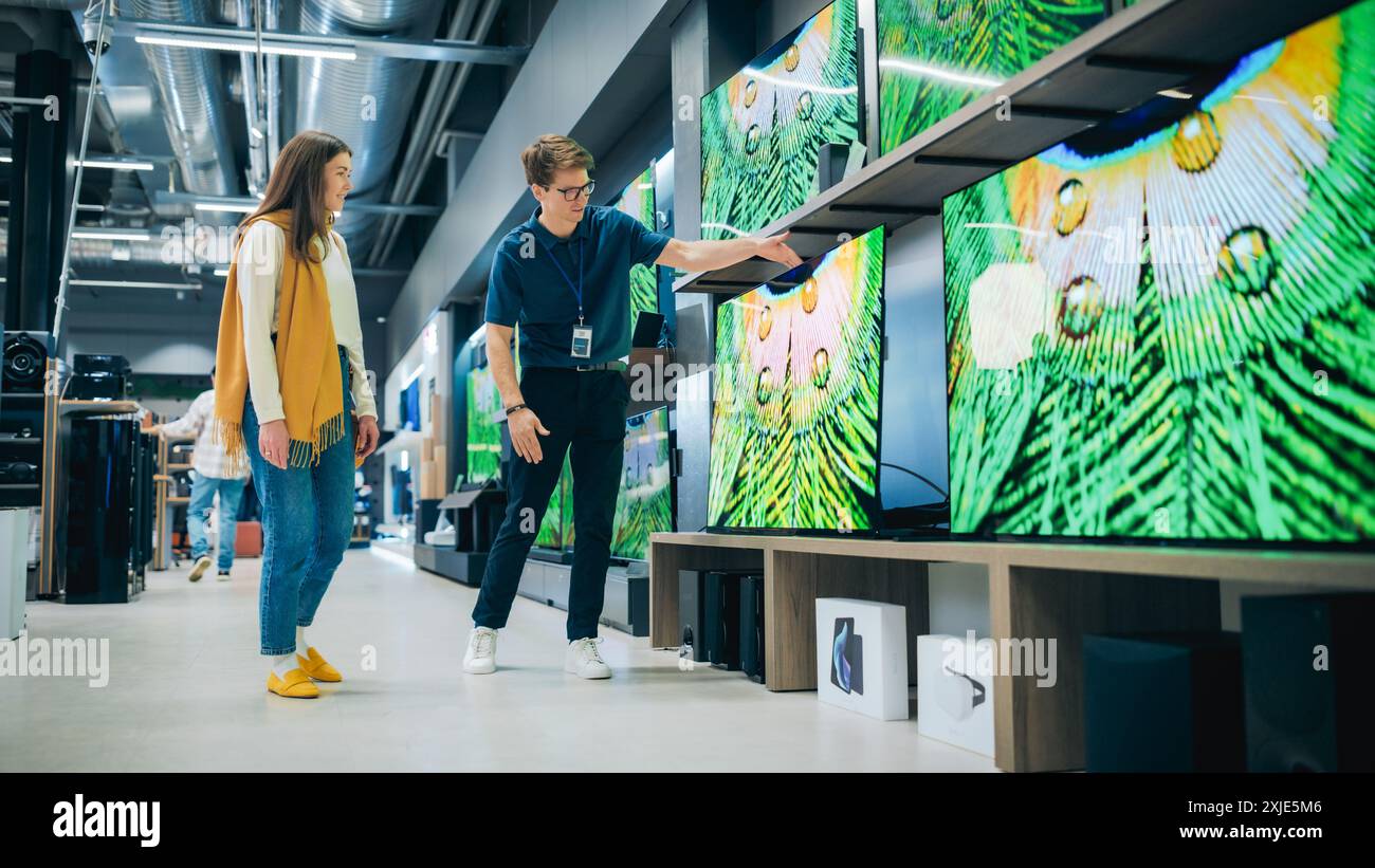Tv sales customer shop hi-res stock photography and images - Alamy