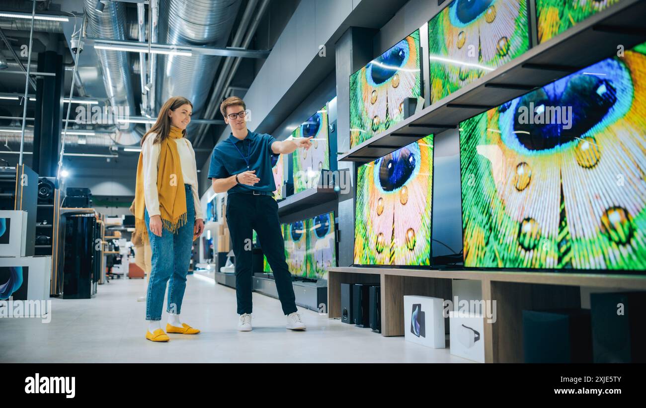 Cutting it tv hi-res stock photography and images - Alamy