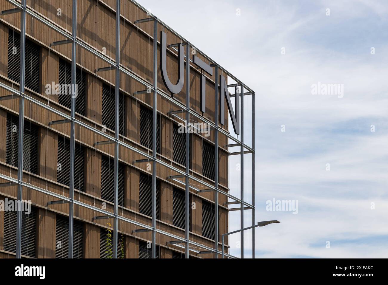 Holzhybridhaus hi-res stock photography and images - Alamy