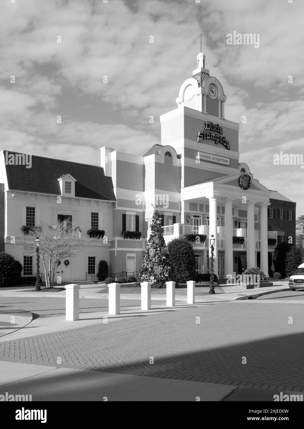 Dolly Parton's Dixie Stampede attraction adorned with festive Christmas ...