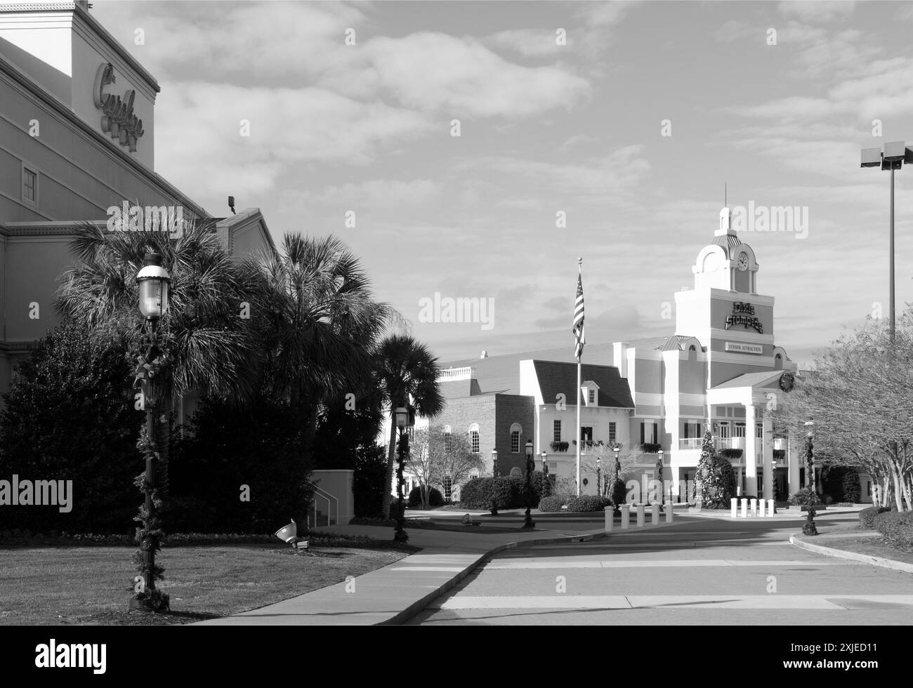 Christmas decorations at Historic Carolina Opry and Dolly Parton's ...
