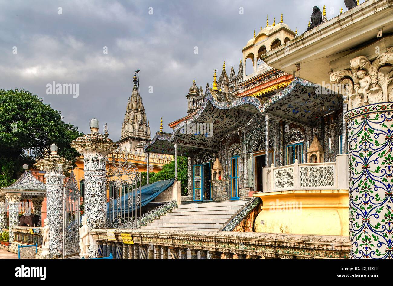 The pareshnath jain temple of kolkata hi-res stock photography and ...