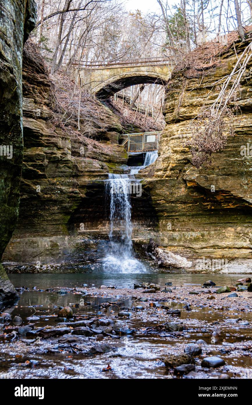 Dried up waterfall in Matthiessen State Park during winter time Stock ...