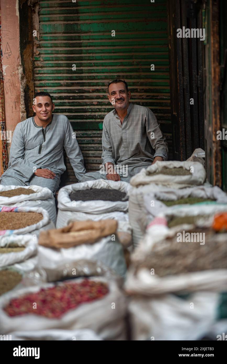 Locals shopping cairo hi-res stock photography and images - Alamy