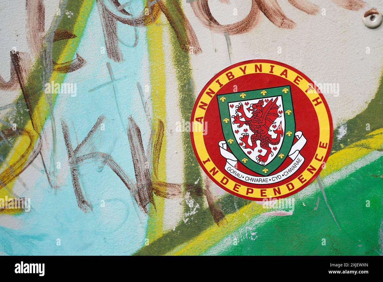 Welsh language badge hi-res stock photography and images - Alamy