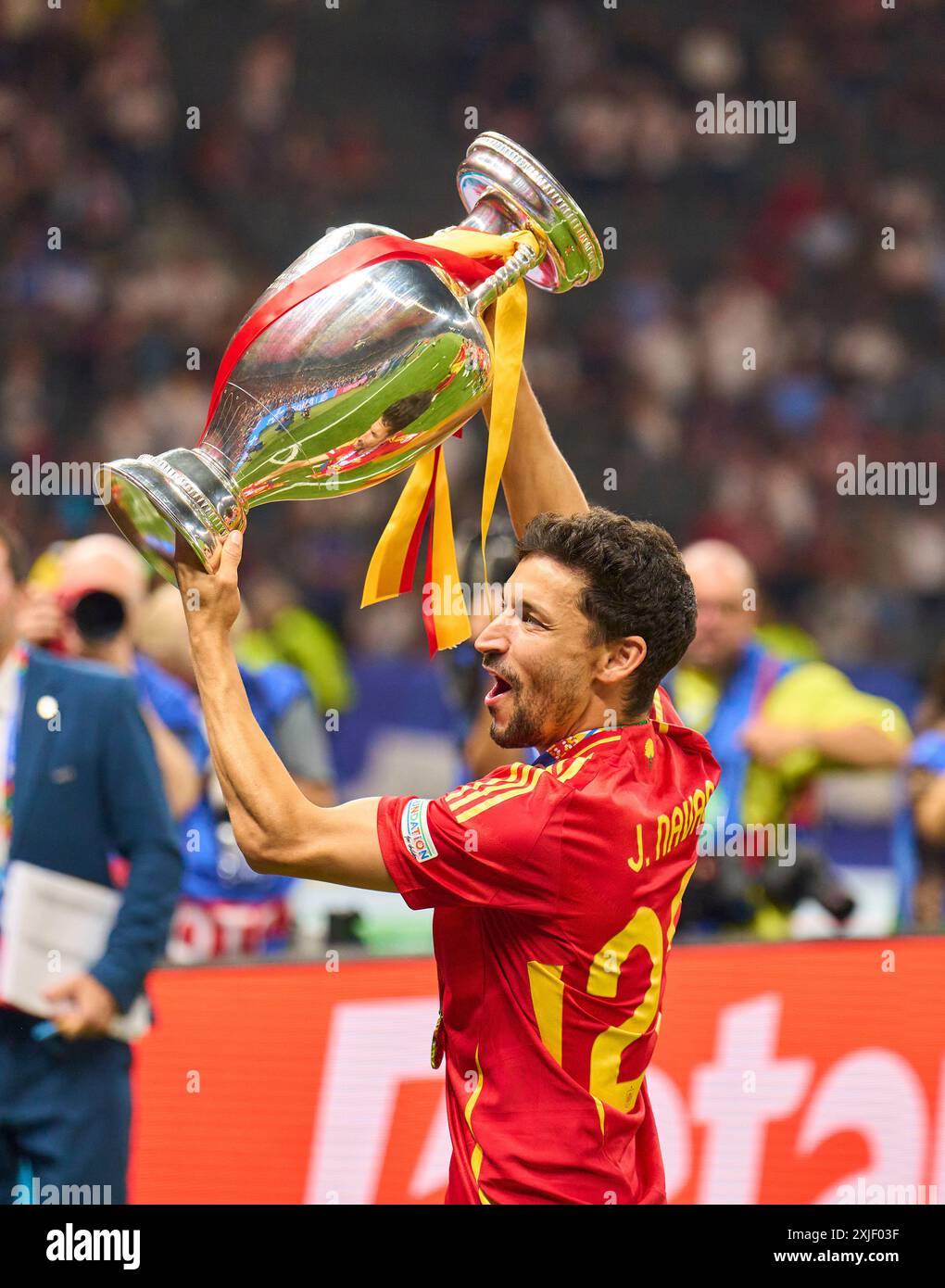 22 jesus navas hi-res stock photography and images - Alamy