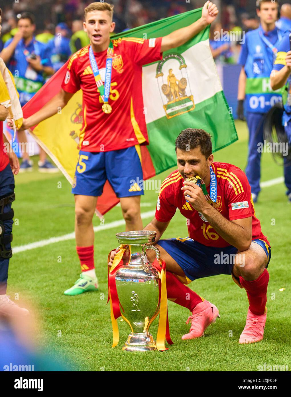Rodrigo, ESP 16 celebrate with trophy after the final match SPAIN ...
