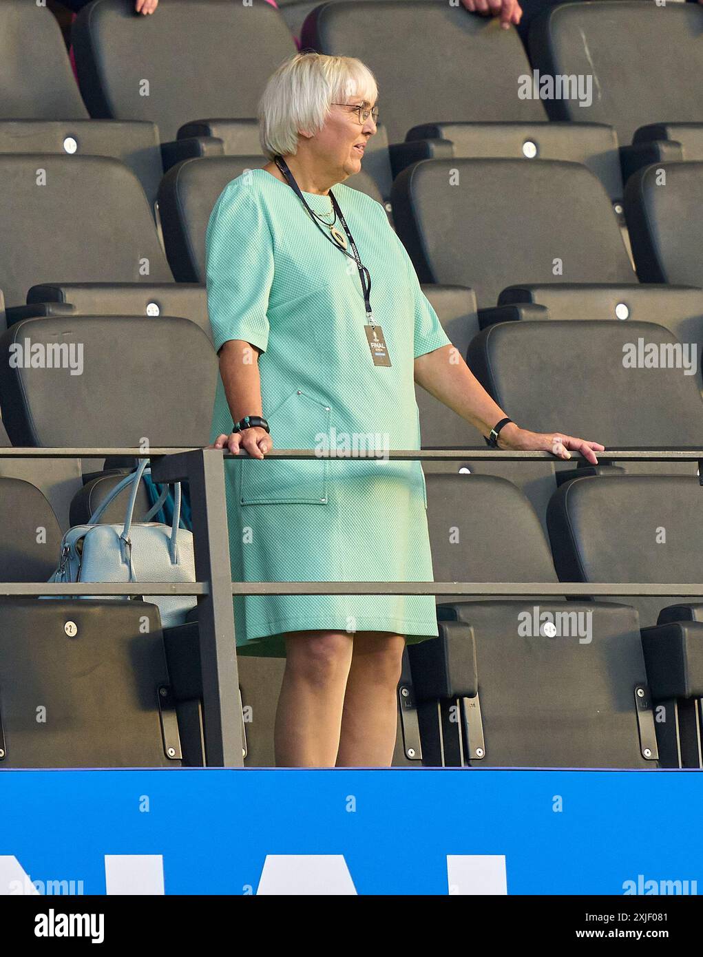 Claudia Roth (Grüne) Beauftragte der Bundesregierung für Kultur und ...