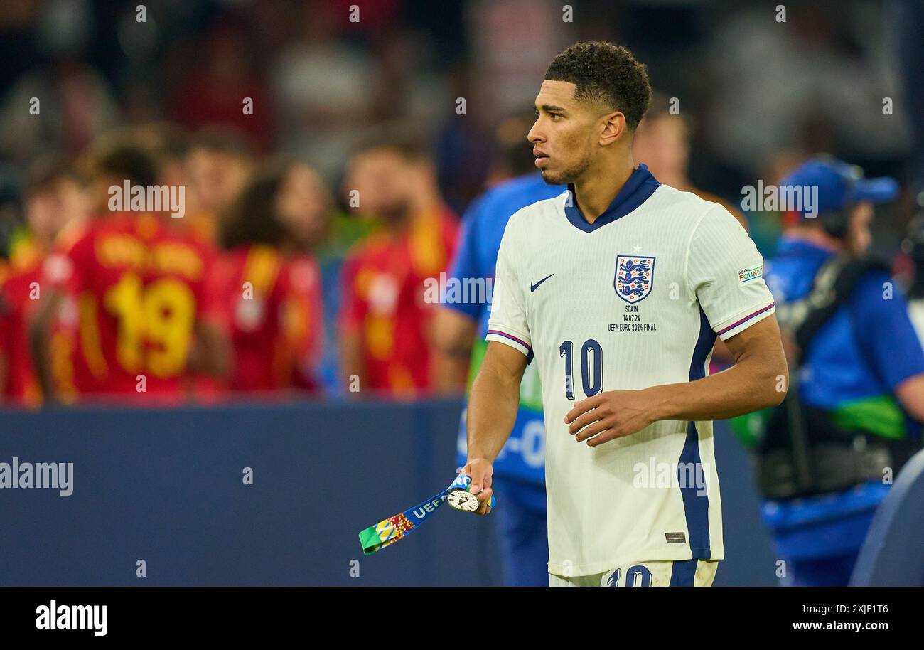 Jude Bellingham, ENG 10 sad at the winners ceremony and trophy in the ...