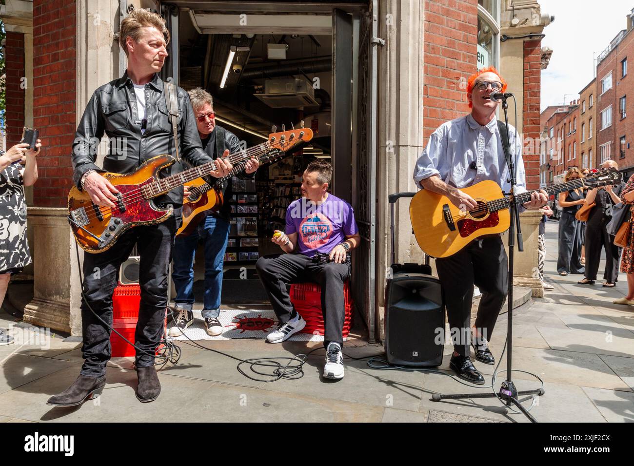 Travis band 2024 hi-res stock photography and images - Alamy