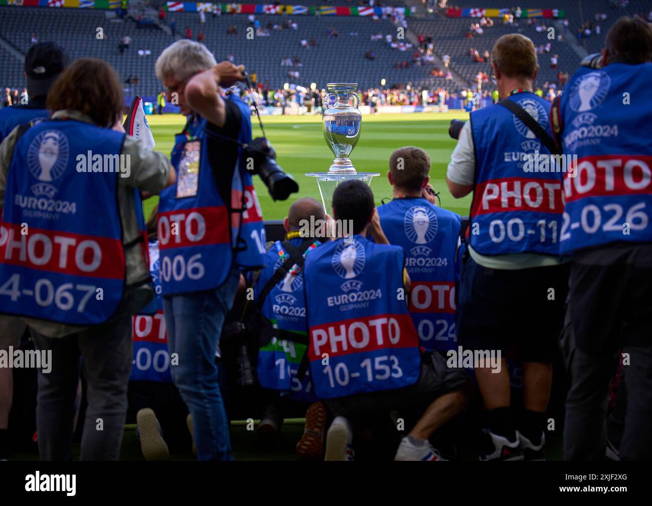 England euro 2024 trophy hi-res stock photography and images - Alamy