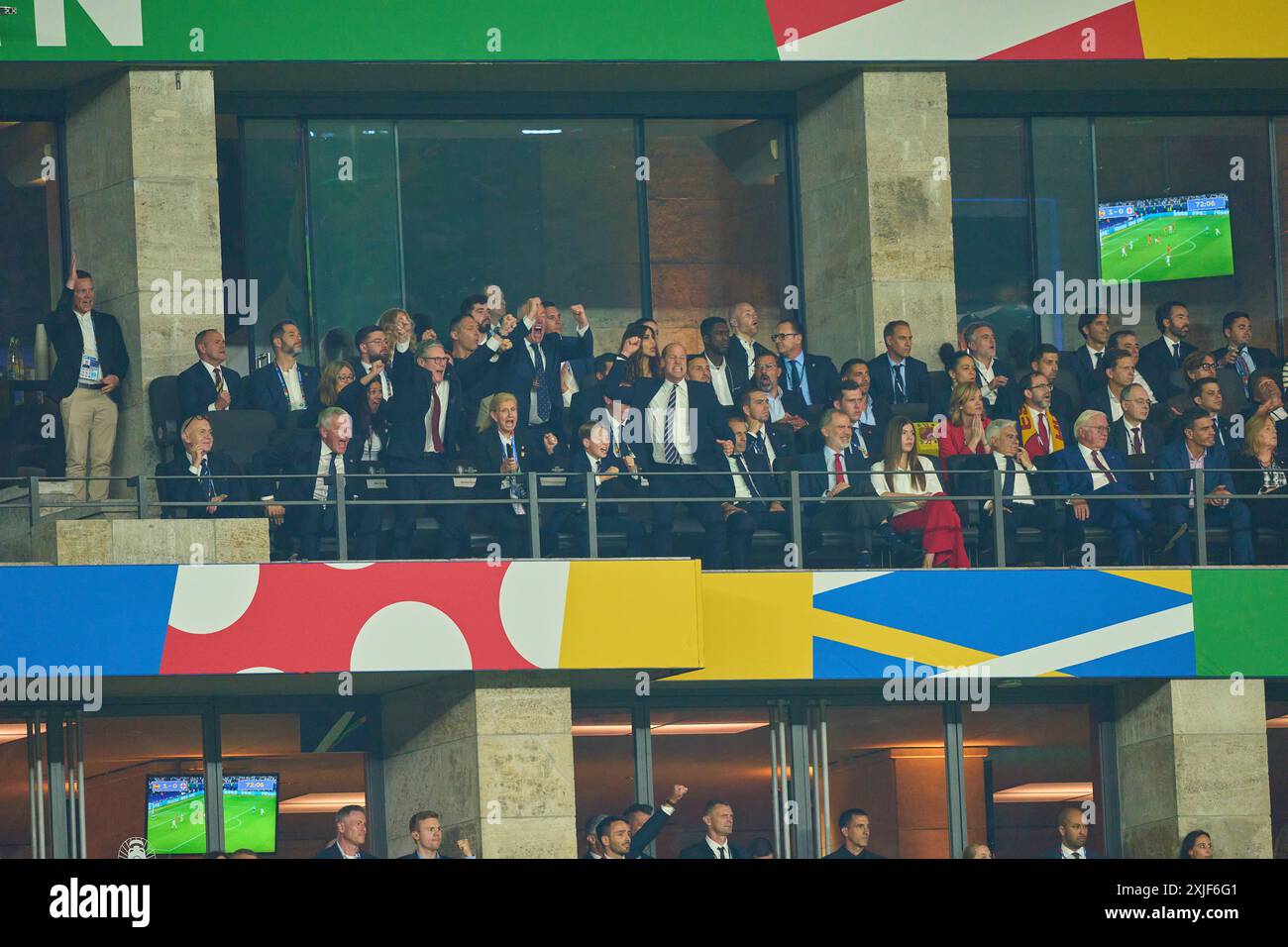 First two rows (L-R) at 1-1 goal: Bernd Neuendorf, David Gill, Lisa ...