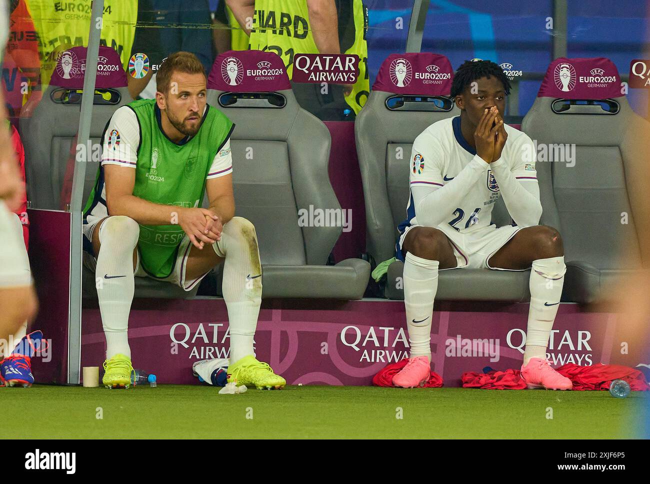 Harry KANE, England 9 Kobbie Mainoo, ENG 26 sad in the final match ...