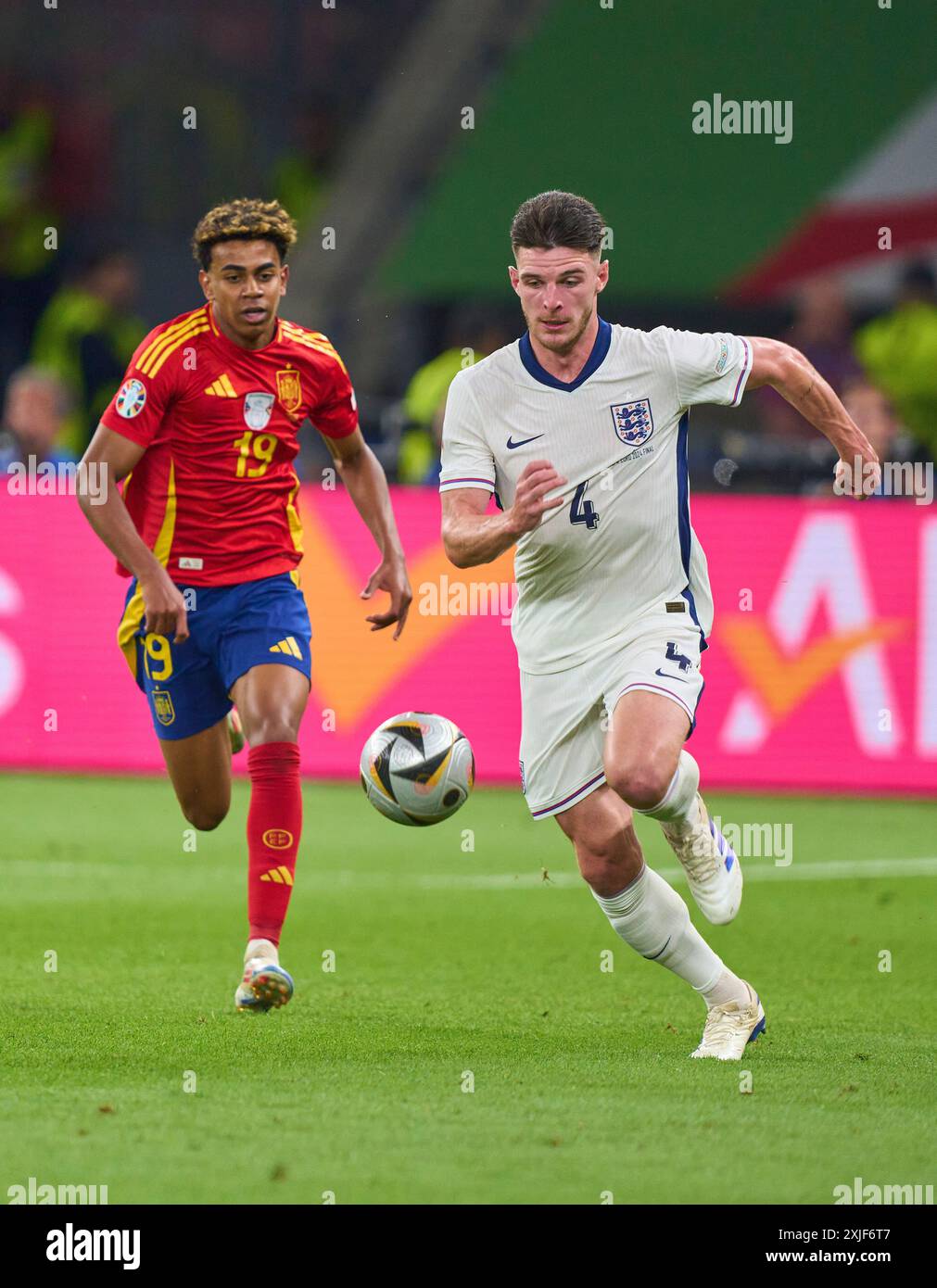 Berlin, Germany. 14th July, 2024. Declan Rice, England 4 compete for ...