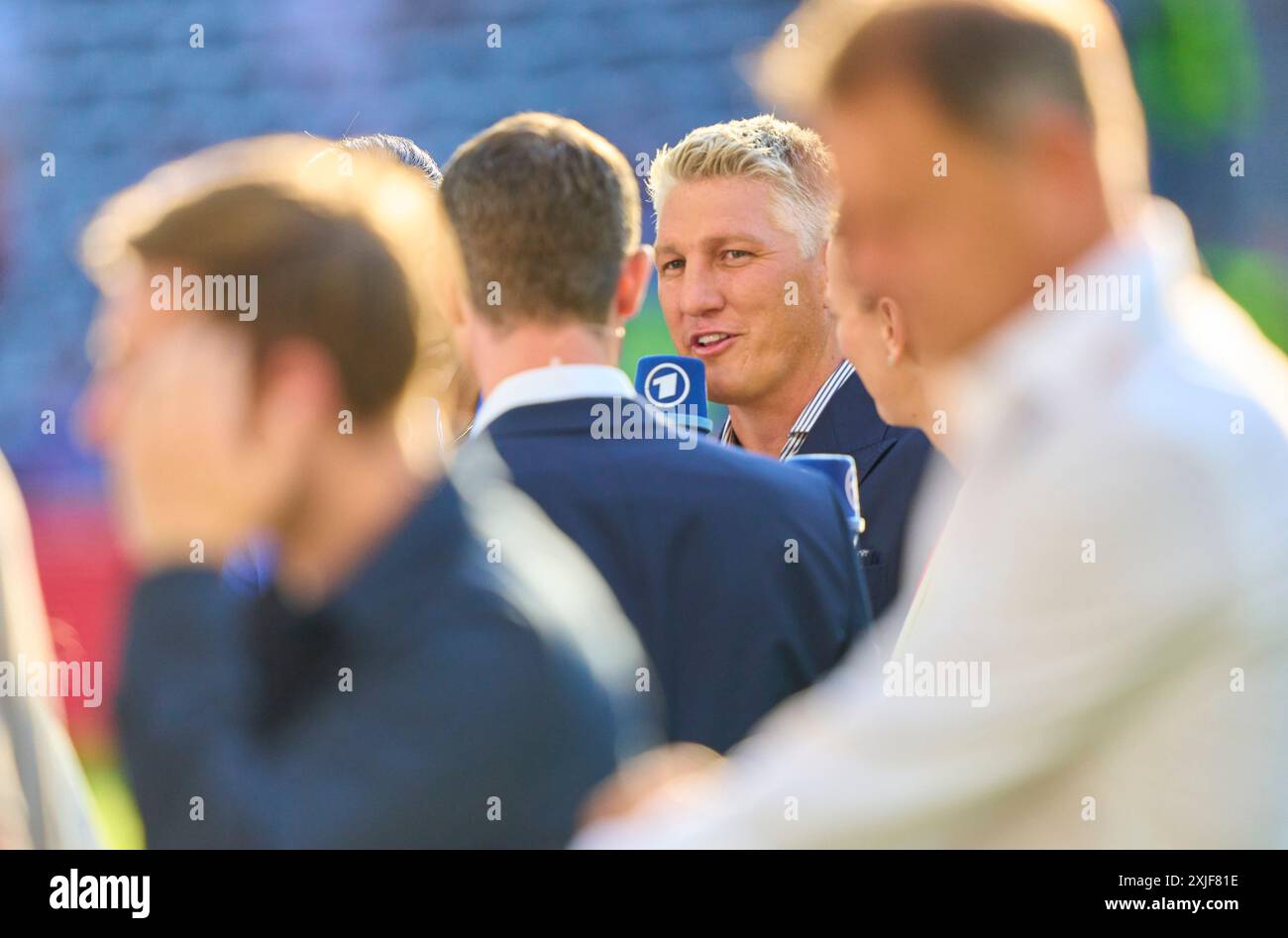 Alexander Bommes, Almuth Schult, ARD TV Moderator, Expertin, Esther ...