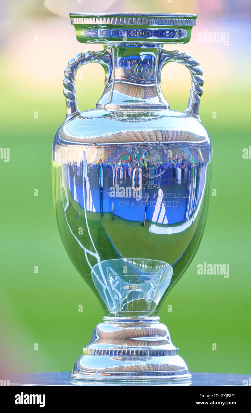 Berlin, Germany. 14th July, 2024. Europameister EM-Pokal, EM, Trophaee ...