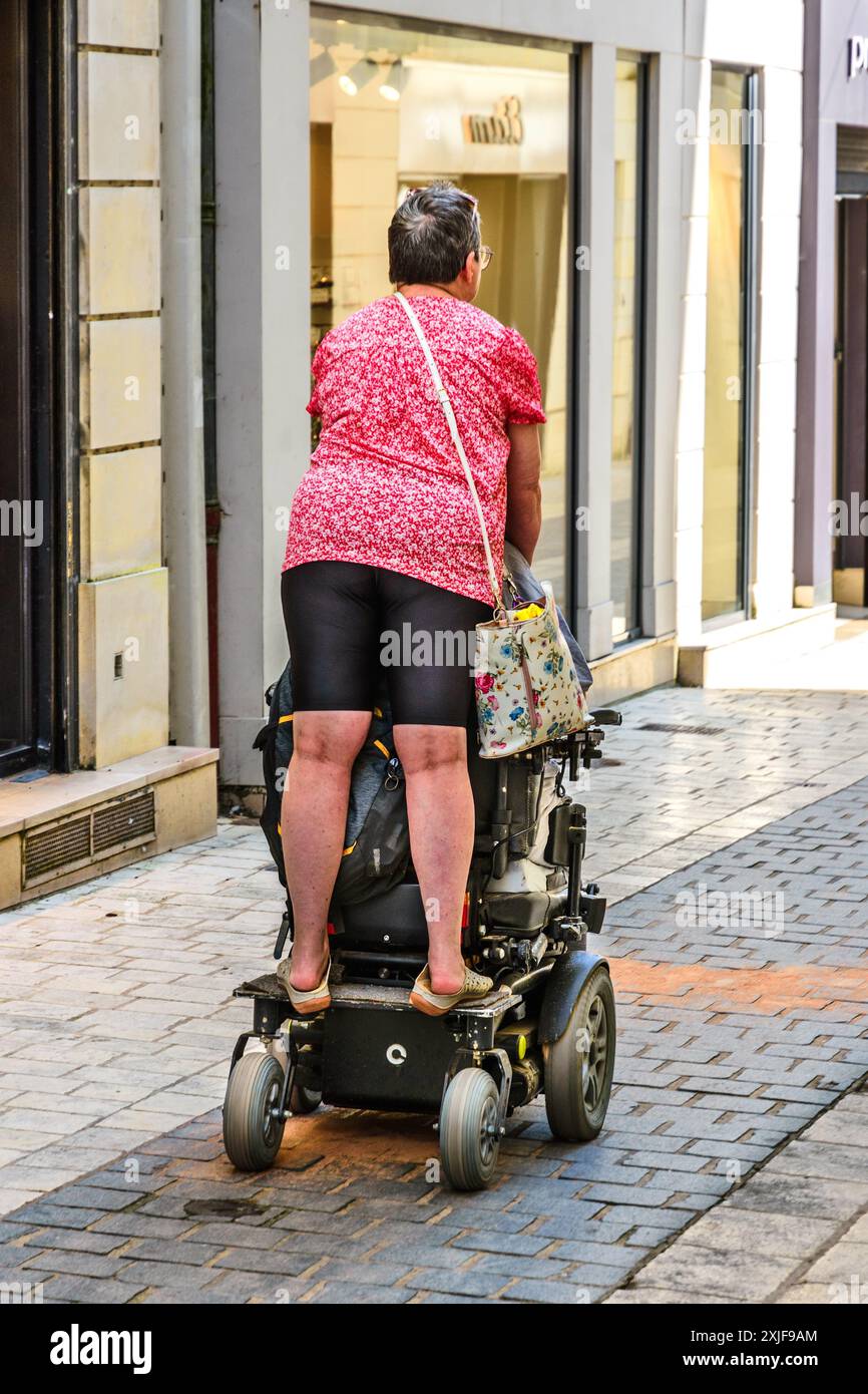 Hithing a lift hi-res stock photography and images - Alamy
