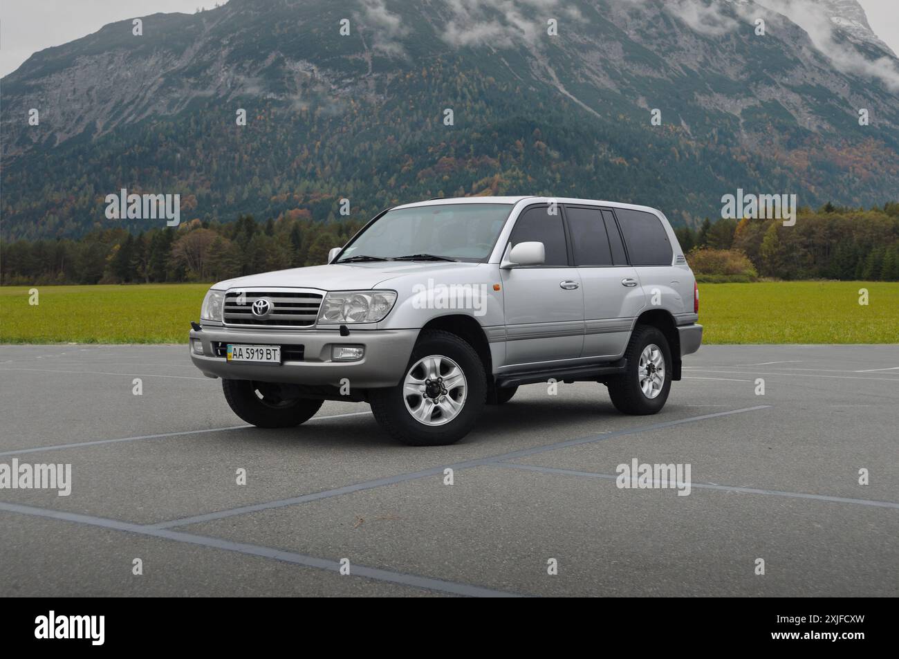 Toyota suv hi-res stock photography and images - Alamy