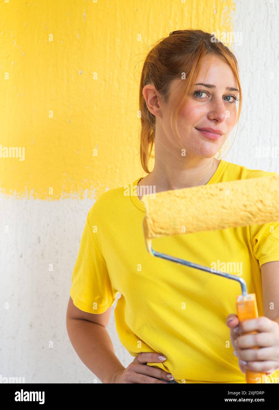 Women painting hi-res stock photography and images - Alamy