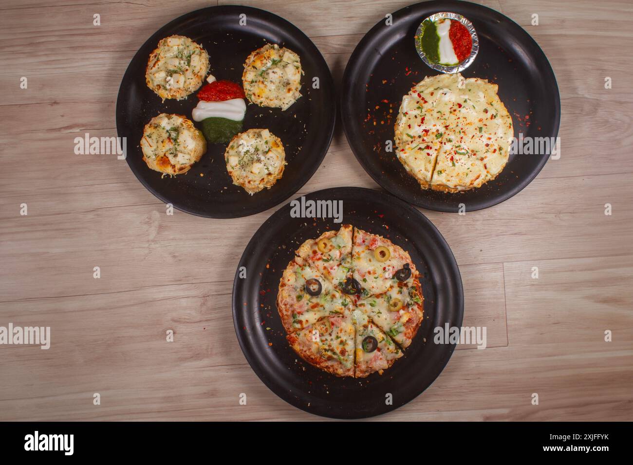 round cheese sandwich , Cheese garlic bread and pizza top view Stock ...