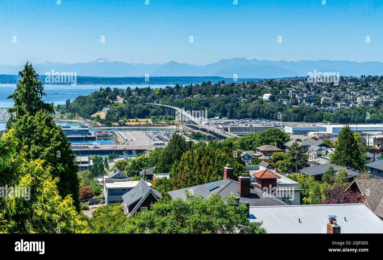 The bridge ramp to the Magnolia section of Seattle, Washingto Stock ...