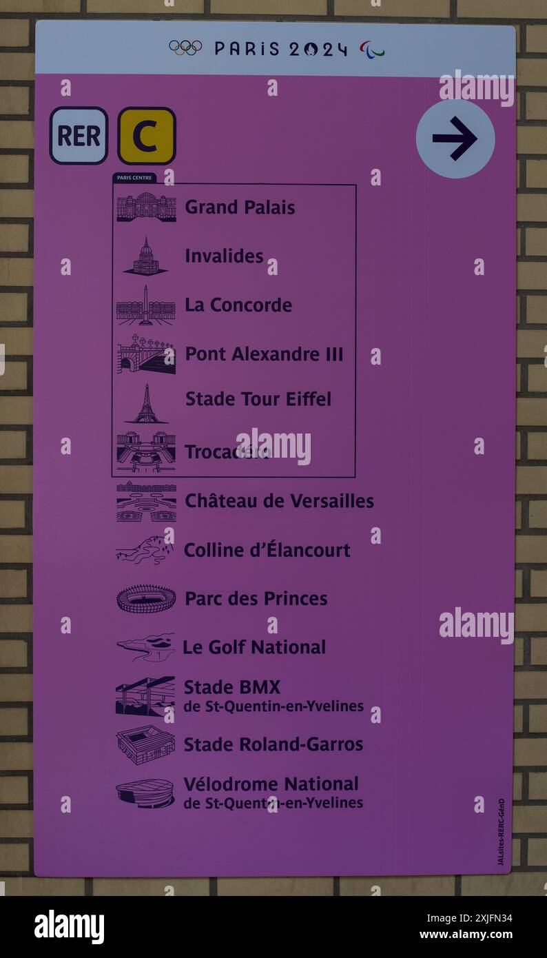 Paris 2024 signage hi-res stock photography and images - Alamy