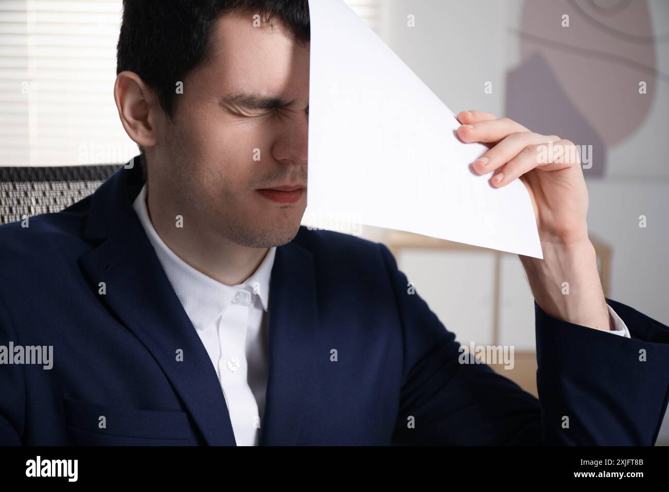 Embarrassed employee hi-res stock photography and images - Alamy
