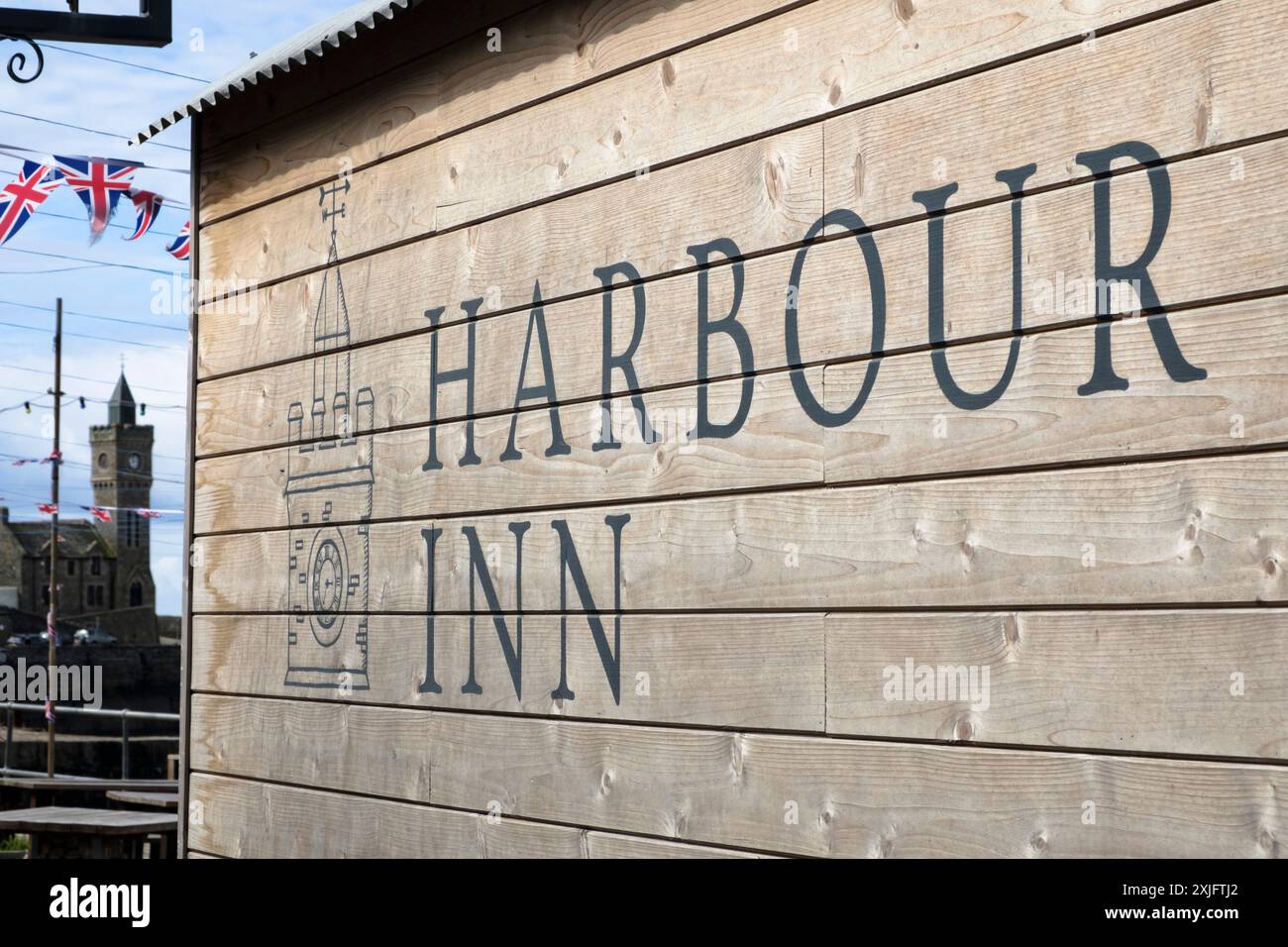 The harbour inn sign hi-res stock photography and images - Alamy
