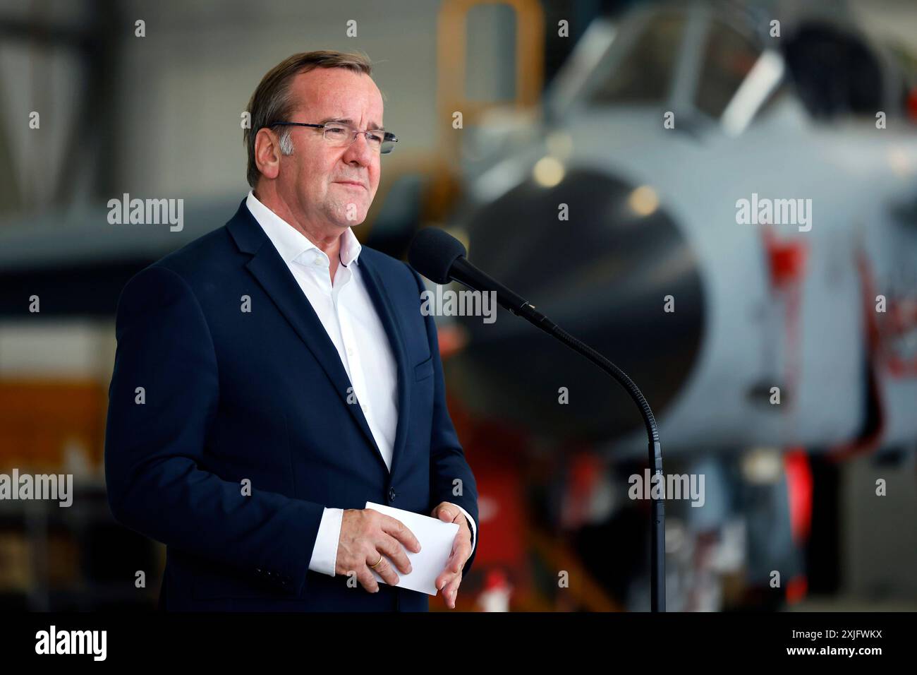 Conversión militar hi-res stock photography and images - Alamy