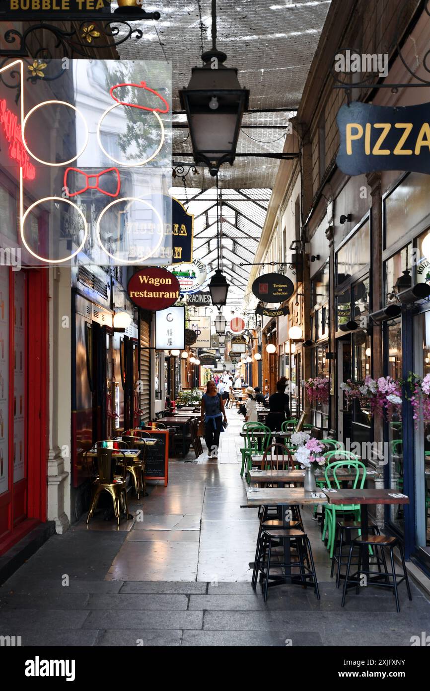 Indoor passageway hi-res stock photography and images - Alamy