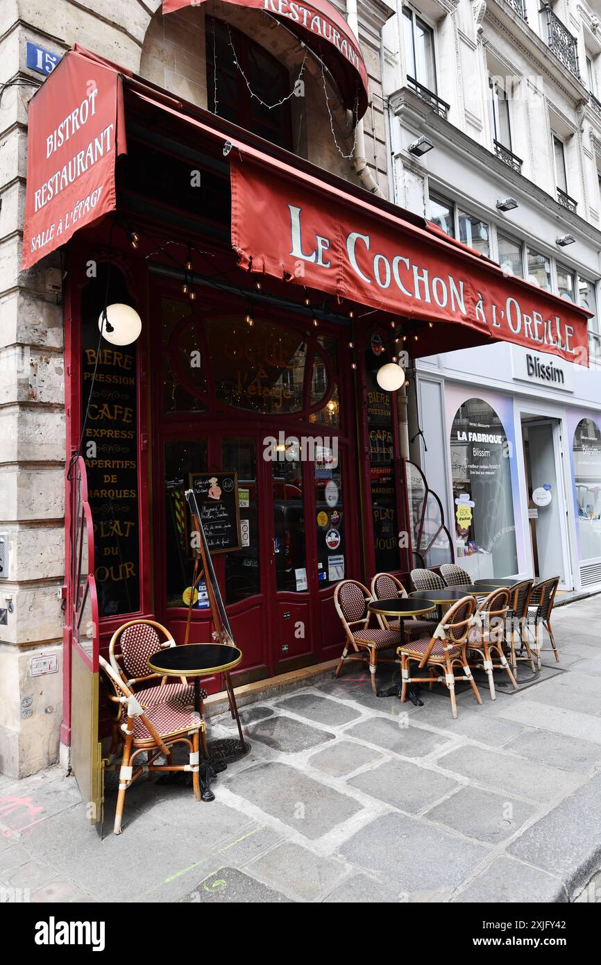 Le Cochon à l'Oreille french bistrot - Les Halles - Paris - France ...