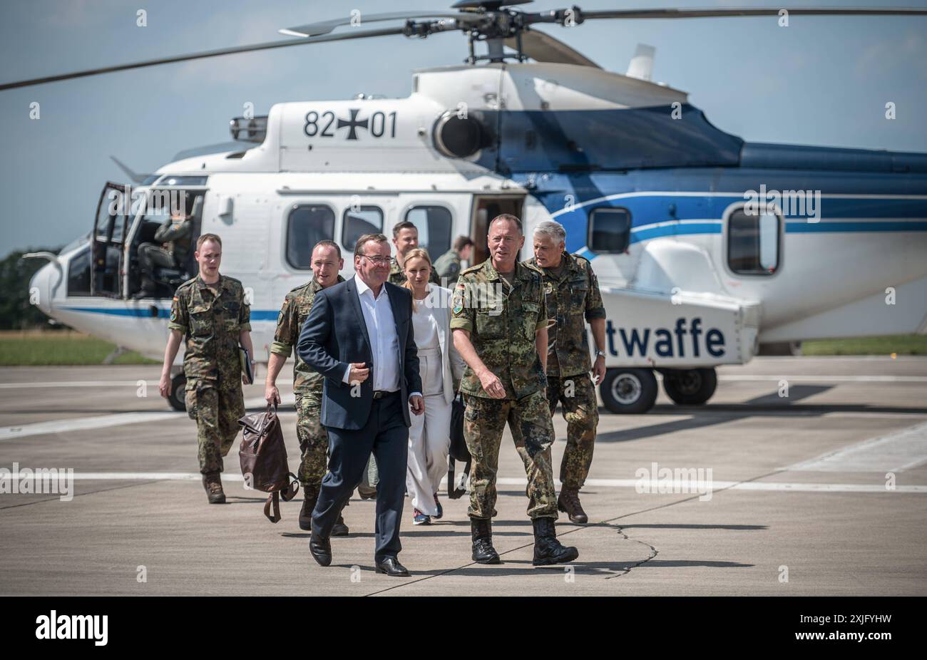Uedem - Das Weltraumkommando der Bundeswehr empfaengt ...