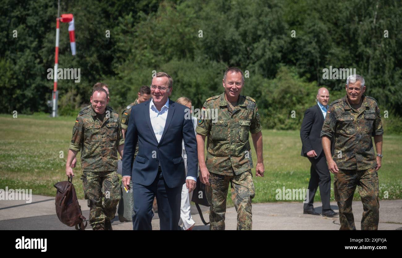 Uedem - Das Weltraumkommando der Bundeswehr empfaengt ...