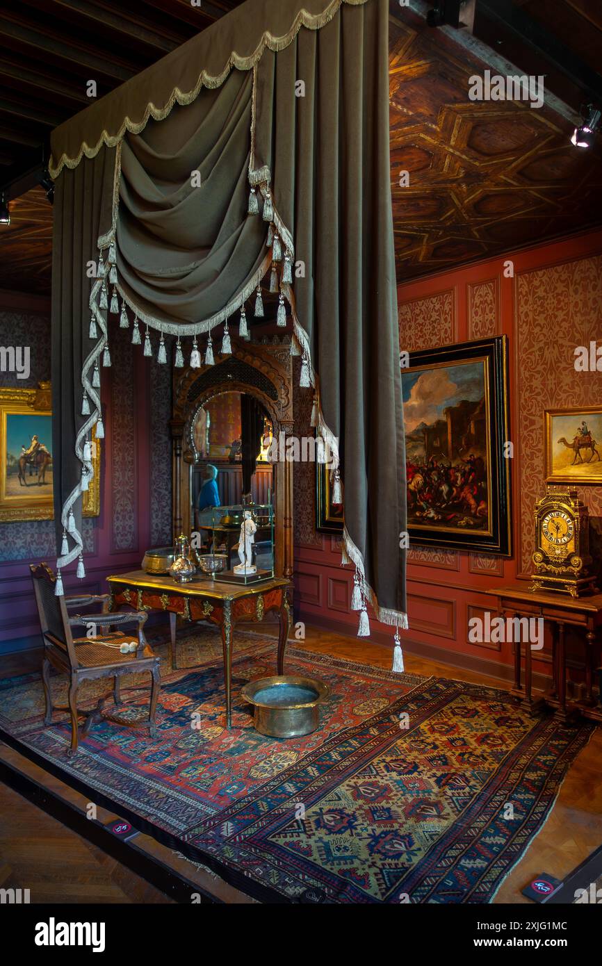 Interior of Studiolo Giammartino in the Kasteel van Gaasbeek, medieval ...