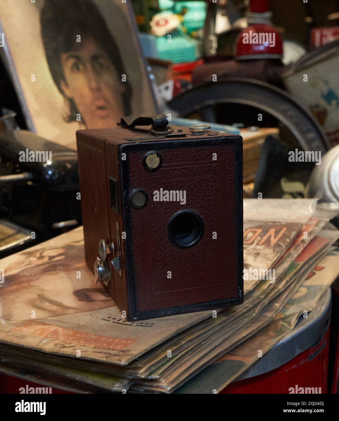 Vintage video camera vector hi-res stock photography and images - Alamy