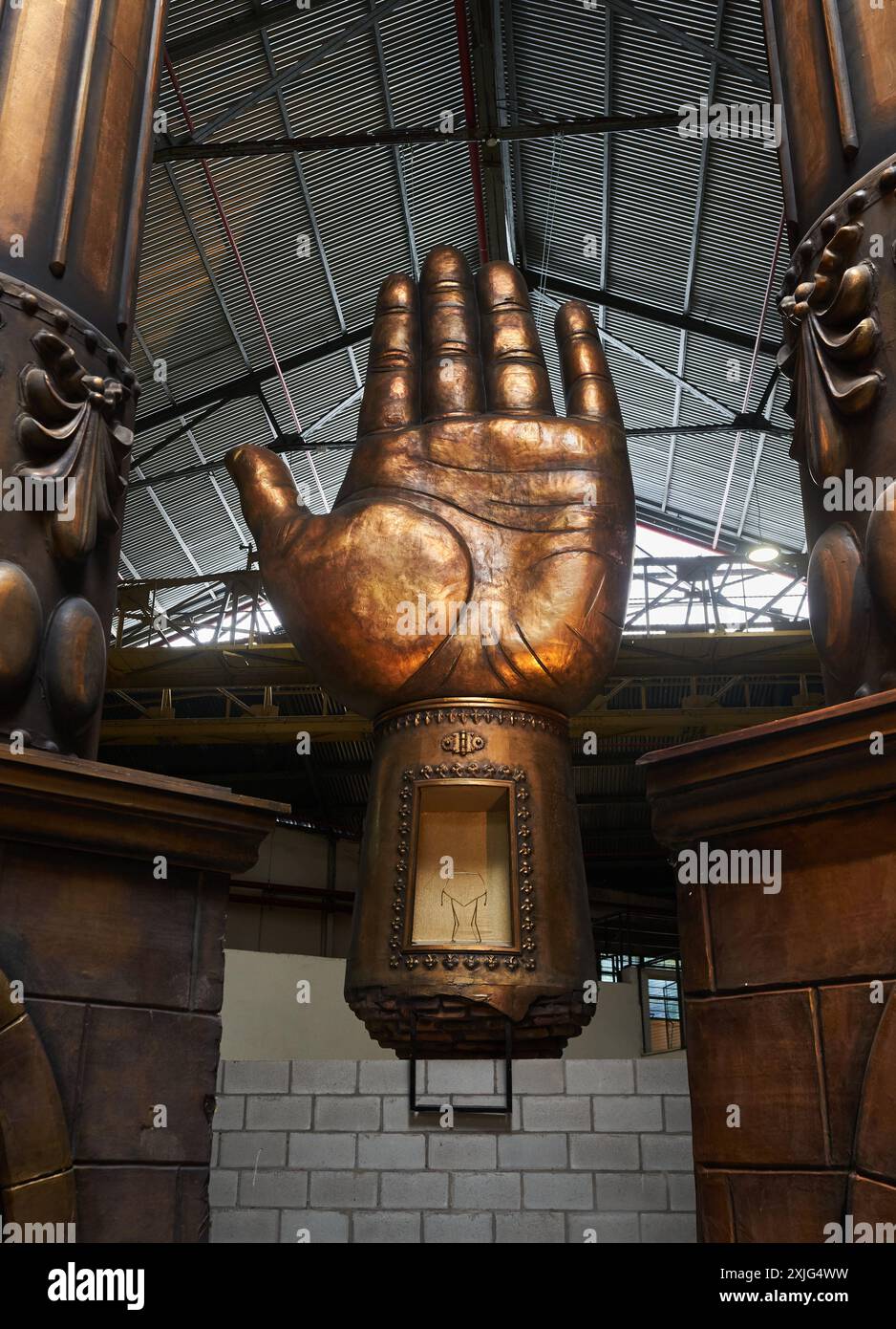 Colon movie theater hi-res stock photography and images - Alamy