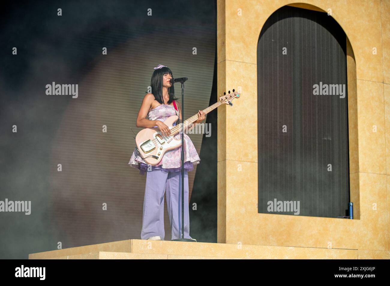 Khruangbin hi-res stock photography and images - Alamy