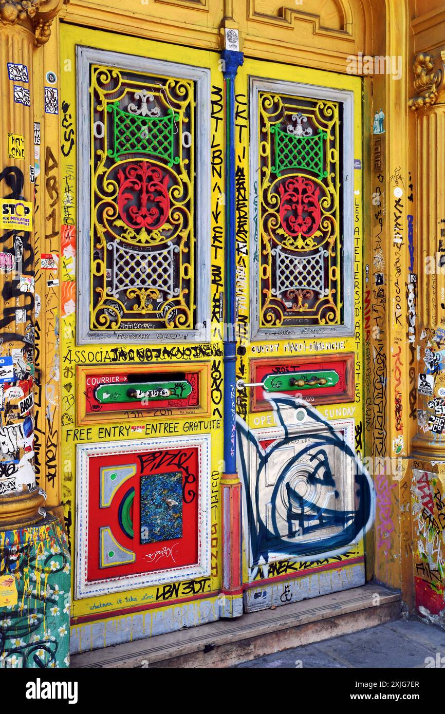 Chez Robert -Electron libre artist after squat - Rue de Rivoli - Paris ...