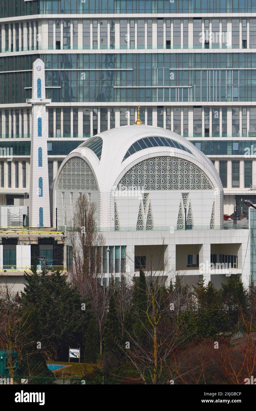 Religious modern mosque building hi-res stock photography and images ...