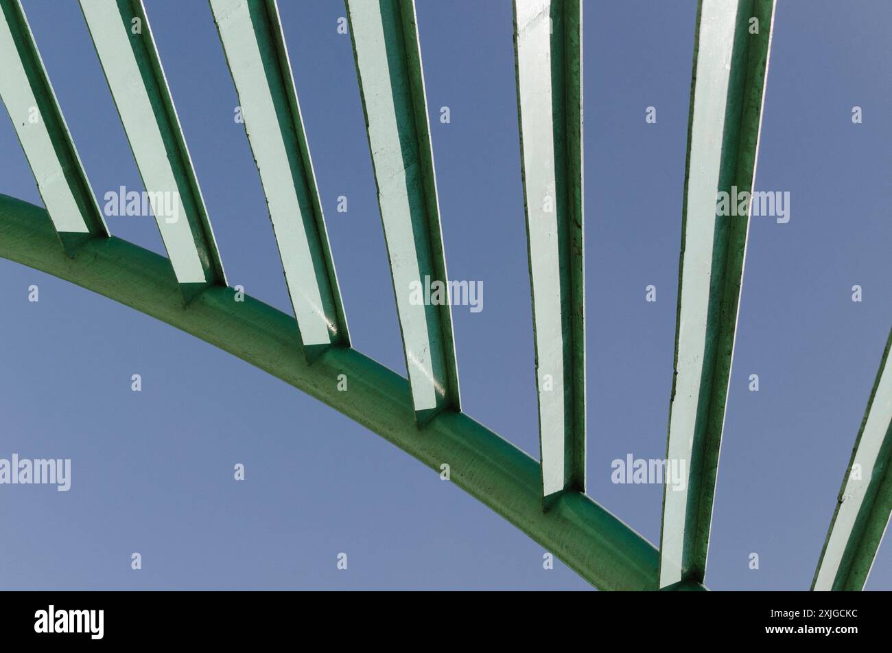 Steel arch hi-res stock photography and images - Alamy